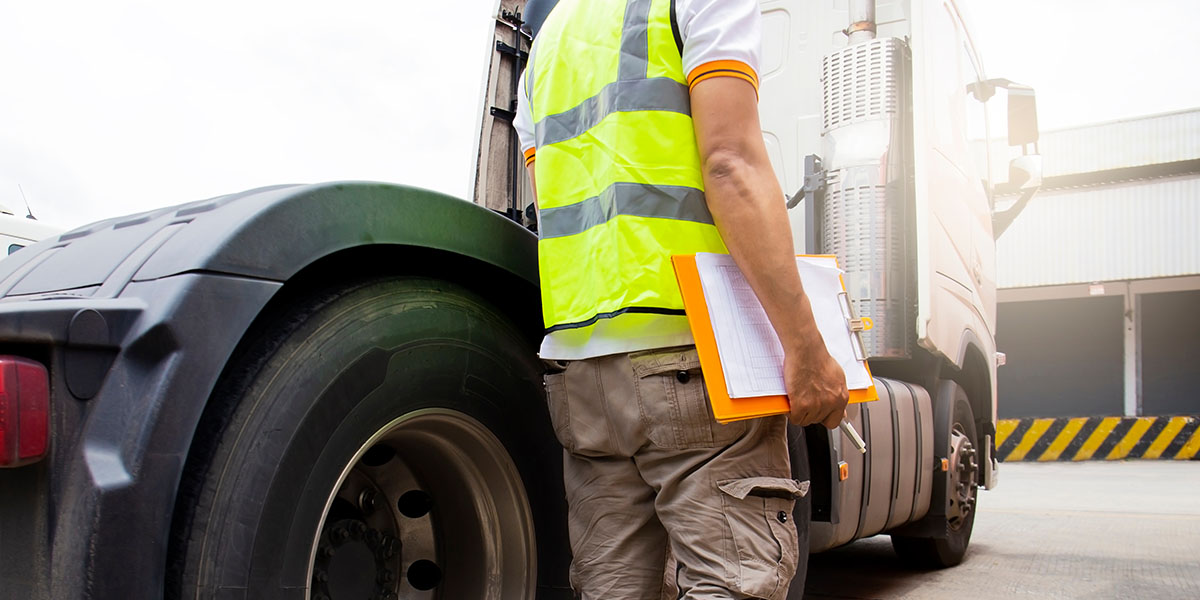 Emergency Kits You Need To Keep In Your Truck - Commercial Truck Trader ...