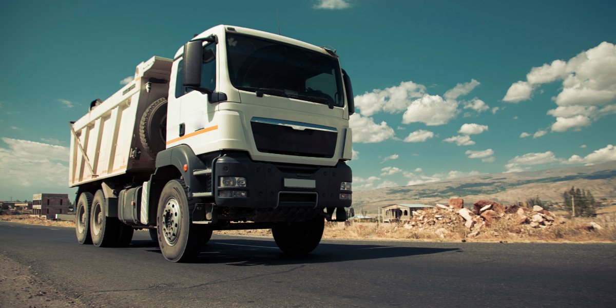5 Key Features to Look for in a Commercial Truck for Construction ...
