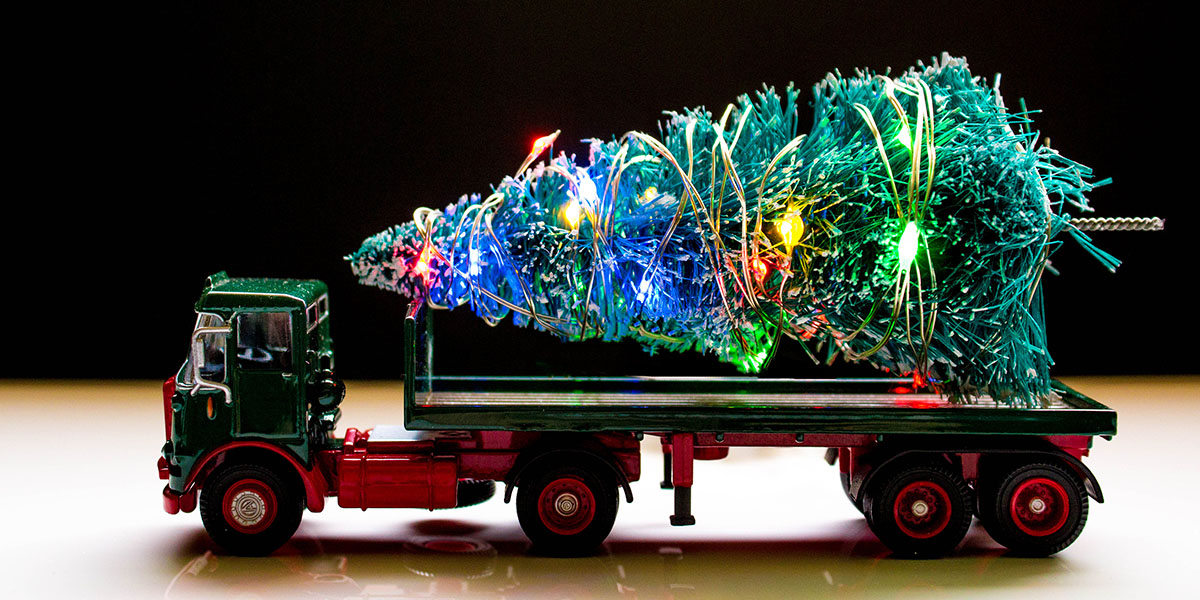 Types of Trucks and Trailers That Haul Christmas Trees - Commercial ...